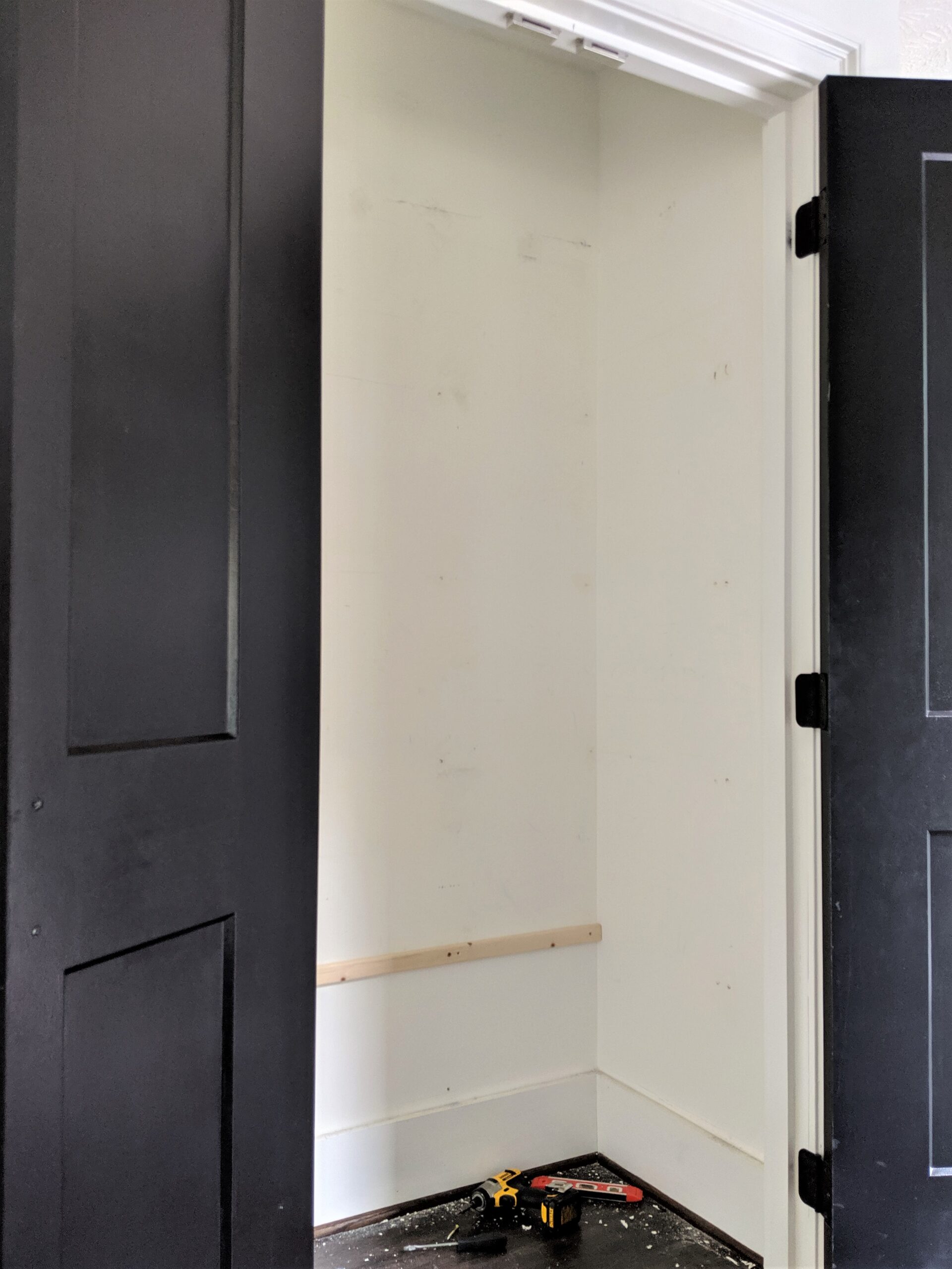 PANTRY UPDATE: An easy way to replace metal pantry shelving - Simply ...