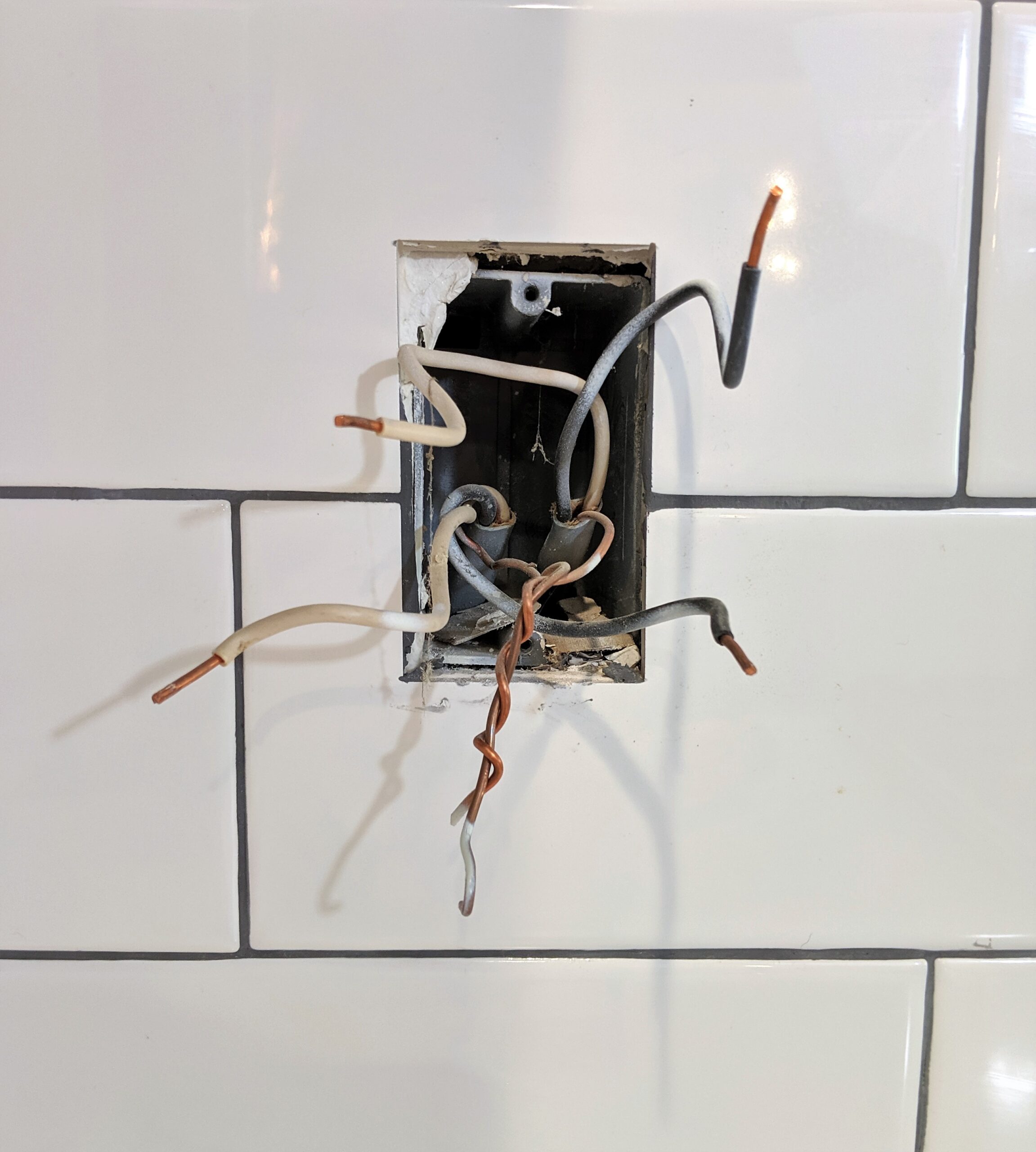 MODERN OUTLETS AND SWITCHES: An easy and affordable way to update any ...