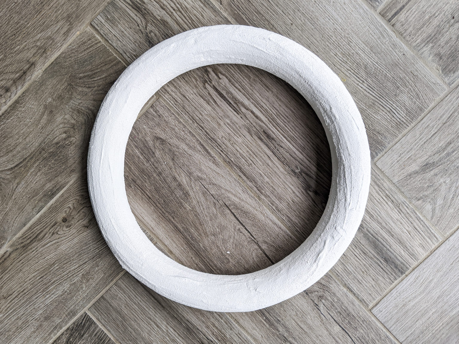 EASY TO MAKE MORTAR WREATH - Simply Aligned Home