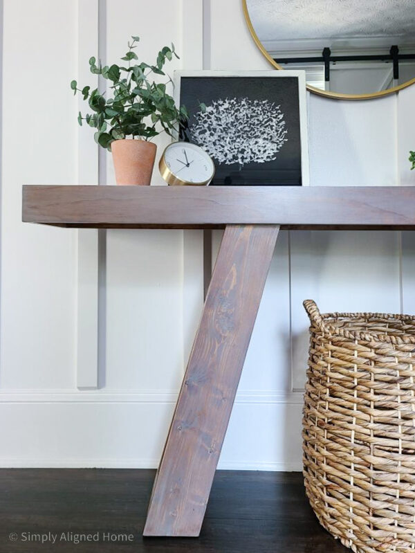 SIMPLE AND ELEGANT DIY ENTRYWAY TABLE - Simply Aligned Home