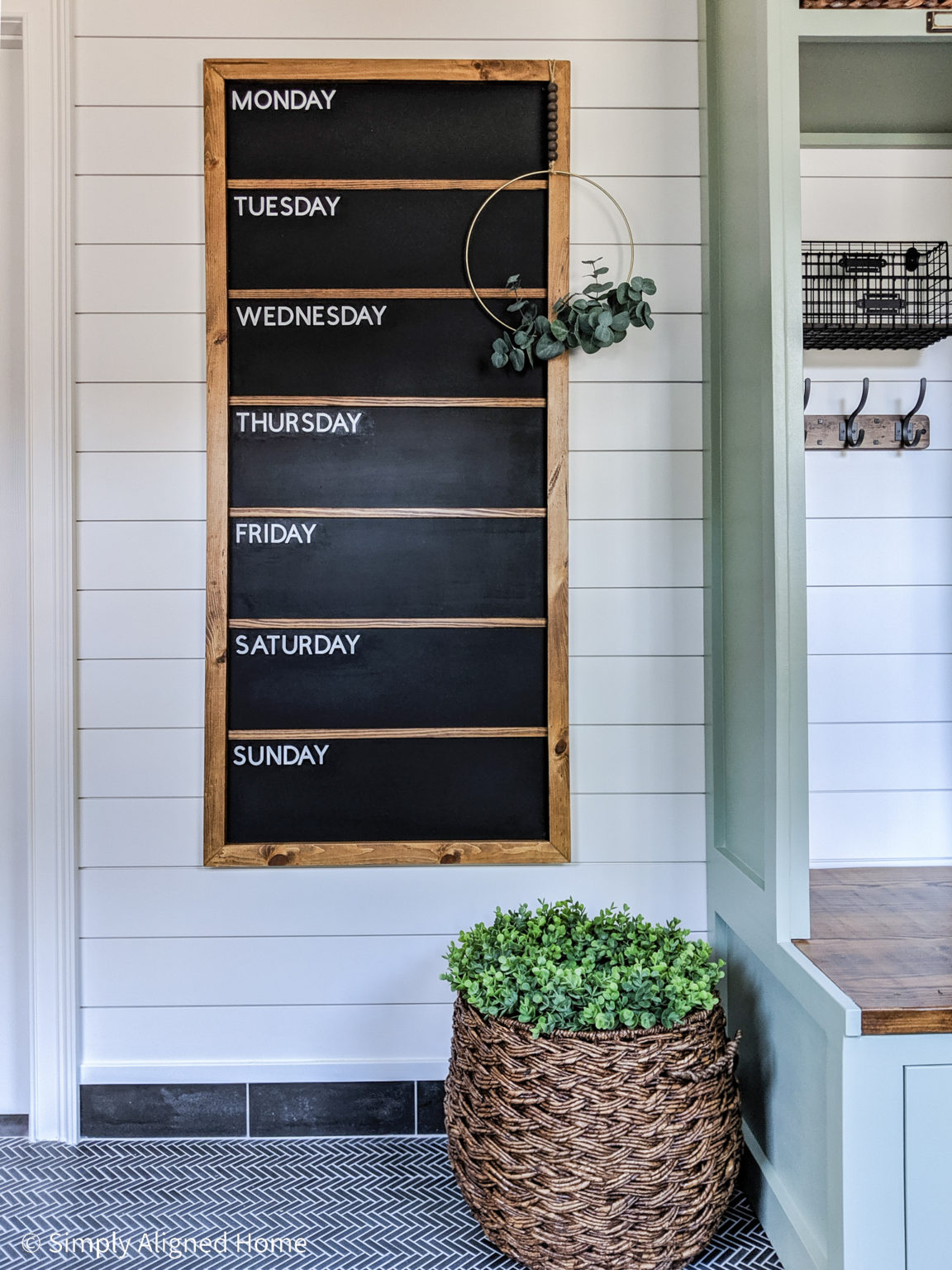 HOW TO MAKE A LARGE WEEKLY CHALKBOARD CALENDAR - Simply Aligned Home