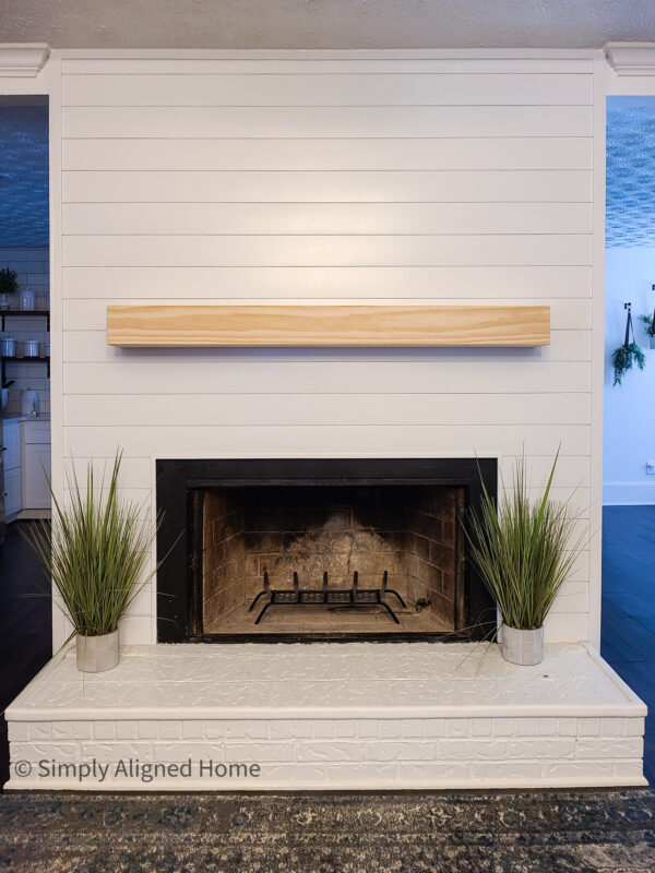 HOW TO MAKE A CLEAN AND SIMPLE WOOD MANTEL - Simply Aligned Home
