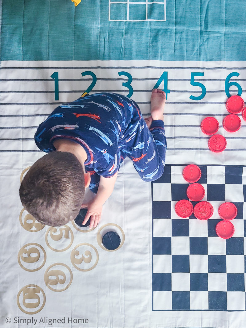 HOW TO MAKE A FUN AND SIMPLE OUTDOOR ACTIVITY MAT - Simply Aligned Home