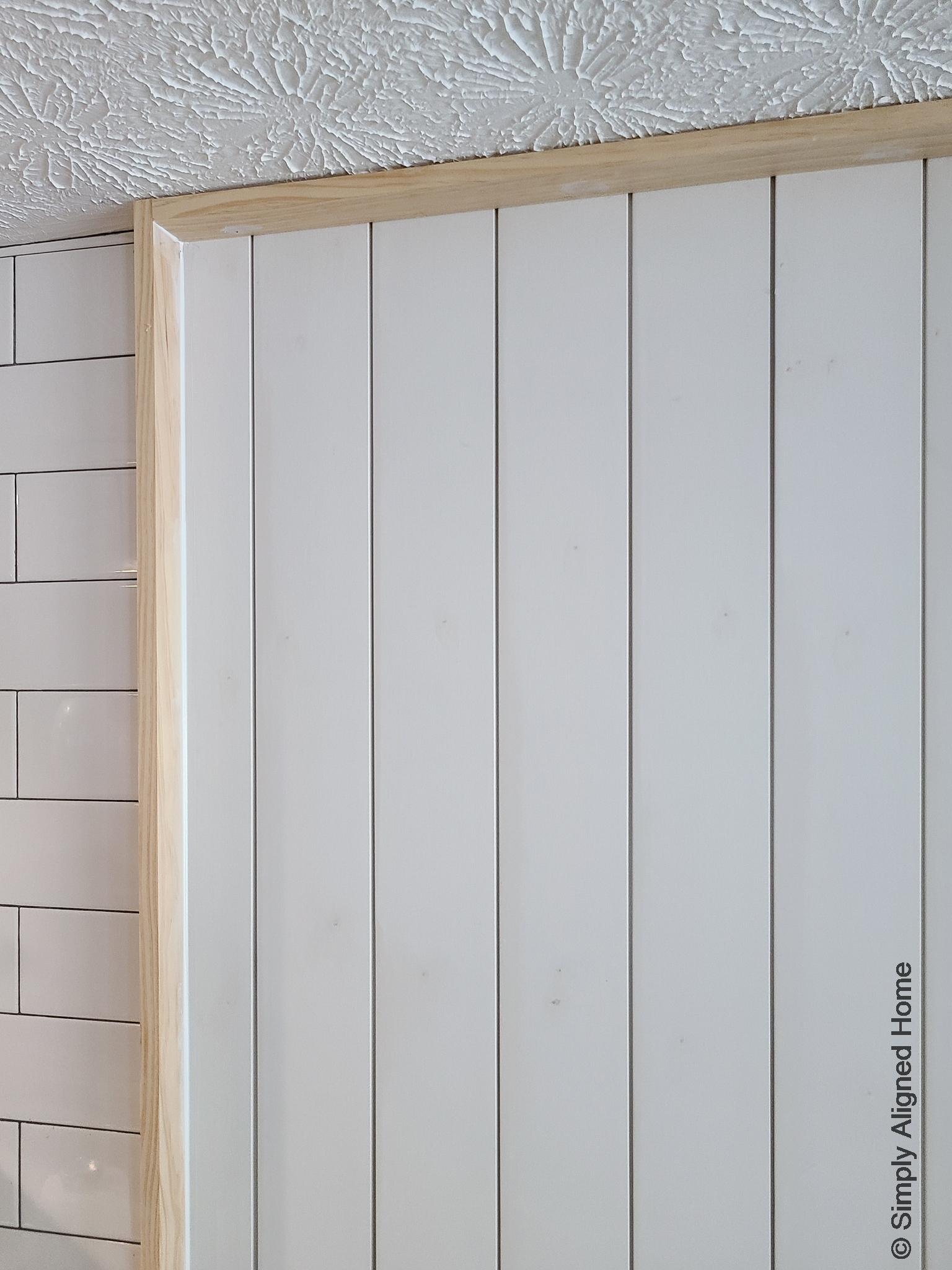 HOW TO MAKE A DIY SHIPLAP PLATE RACK - Simply Aligned Home
