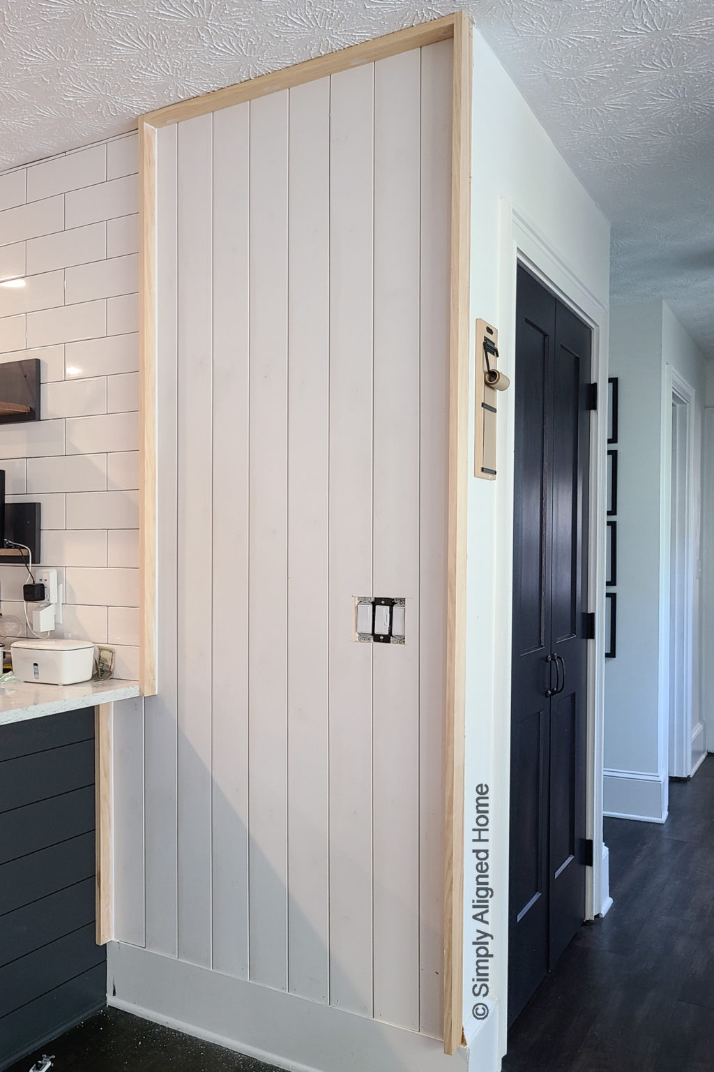 HOW TO MAKE A DIY SHIPLAP PLATE RACK - Simply Aligned Home