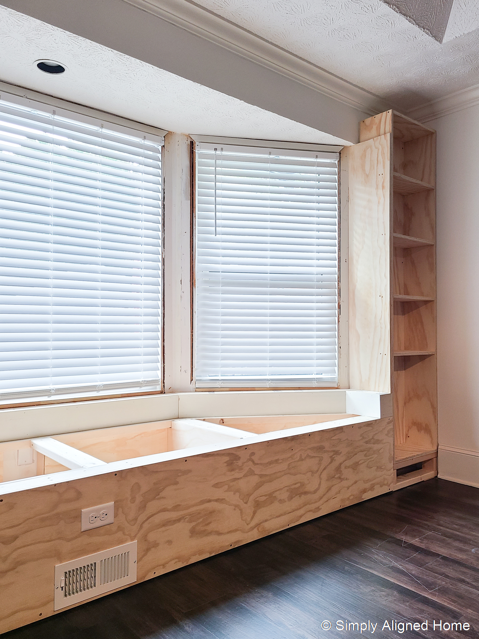 HOW TO BUILD A MODERN BAY WINDOW BENCH WITH STORAGE - PART I - Simply ...