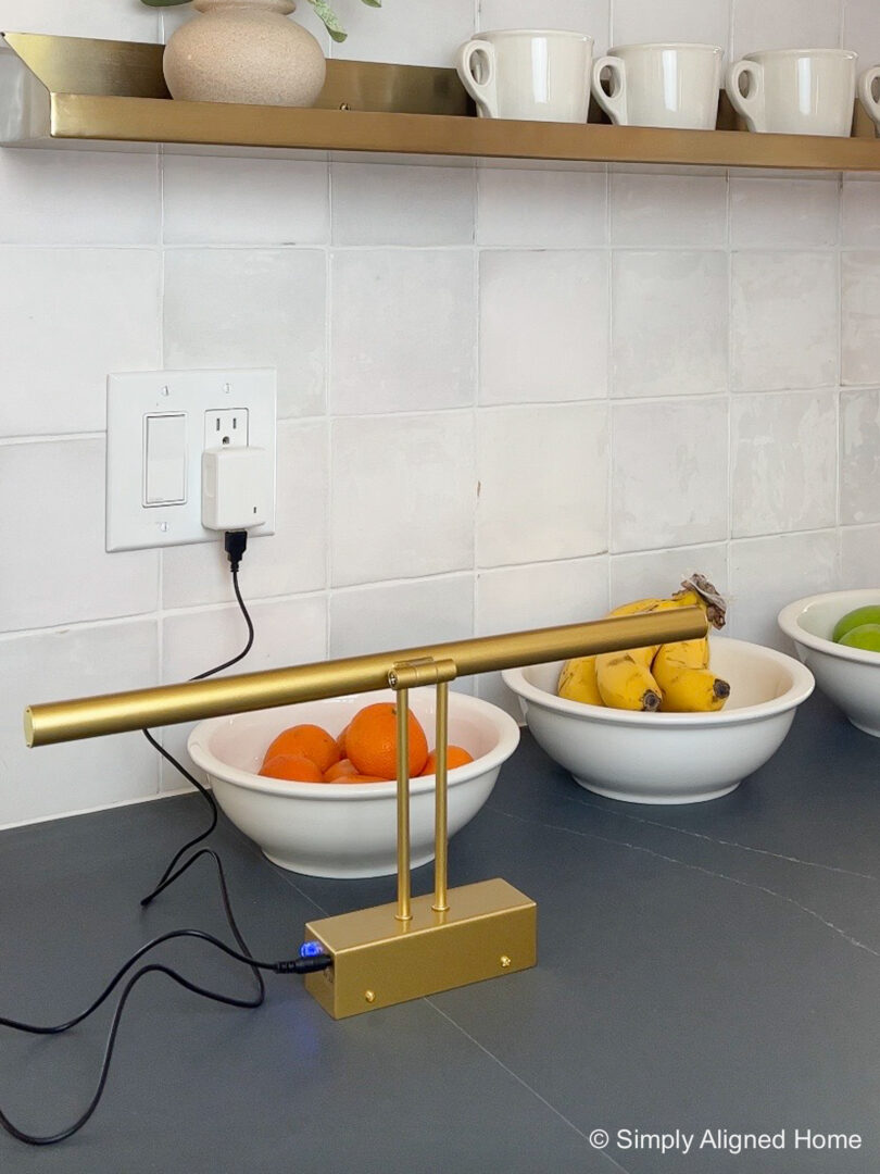 ALL ABOUT BATTERY POWERED PICTURE LIGHTS - Simply Aligned Home