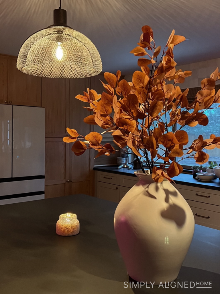 Fall in Love with Minimalism: Neutral Decor Ideas for Autumn - Simply ...